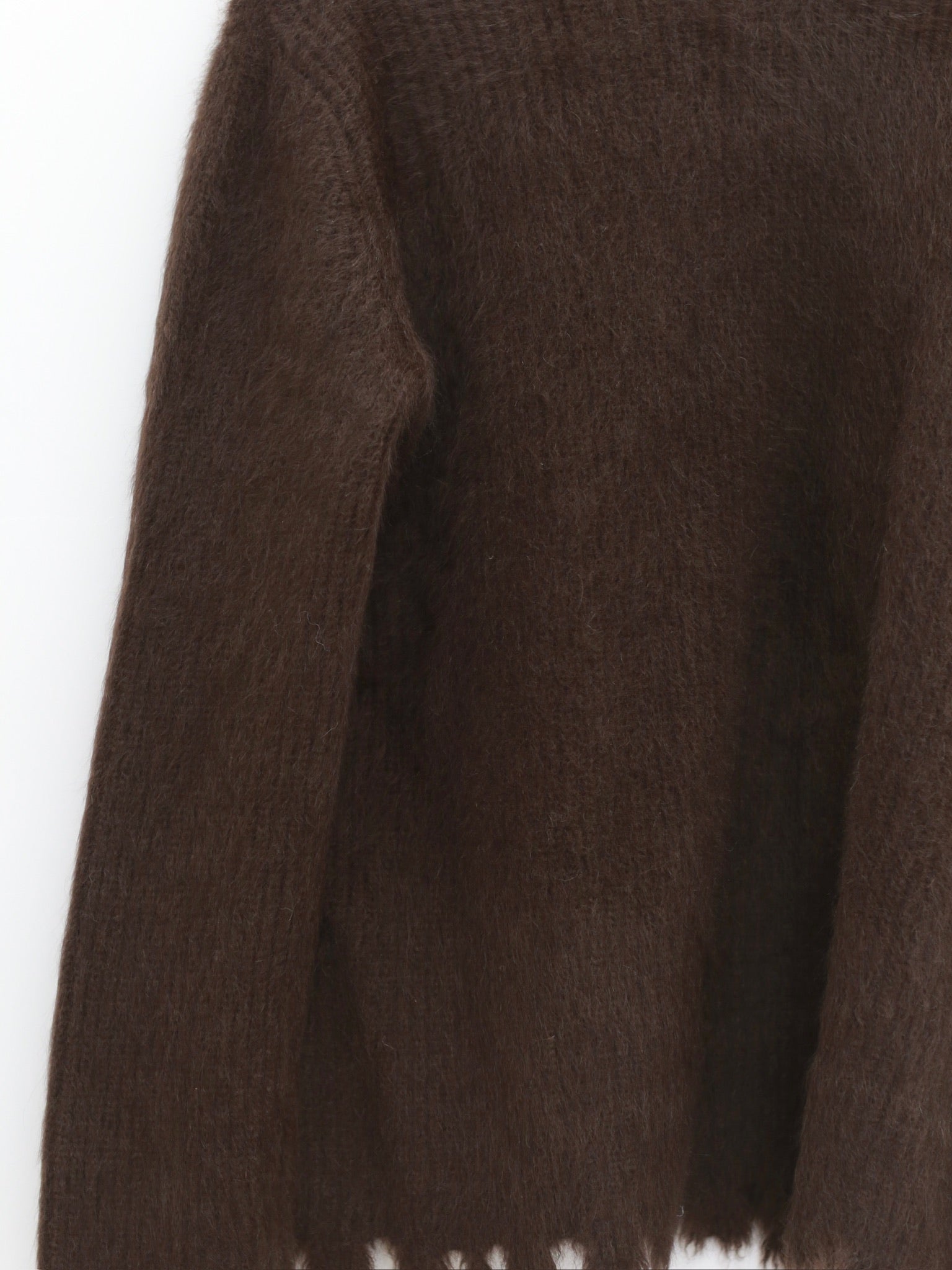 SWAYING Fall/Winter 2025: Fringe-trimmed yak wool sweater SSW-SW25AW1T