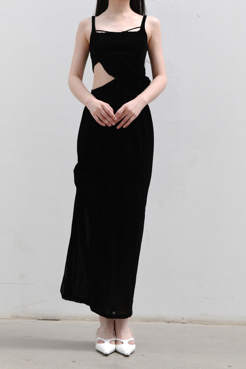 Un Morceau Waist Twist Cutout Slip Dress UM231LS05 Black