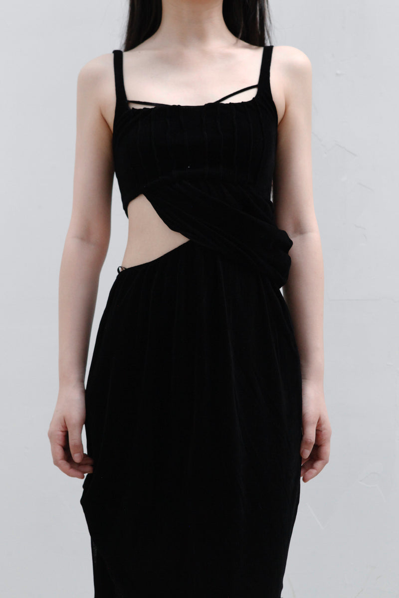 Un Morceau Waist Twist Cutout Slip Dress UM231LS05 Black