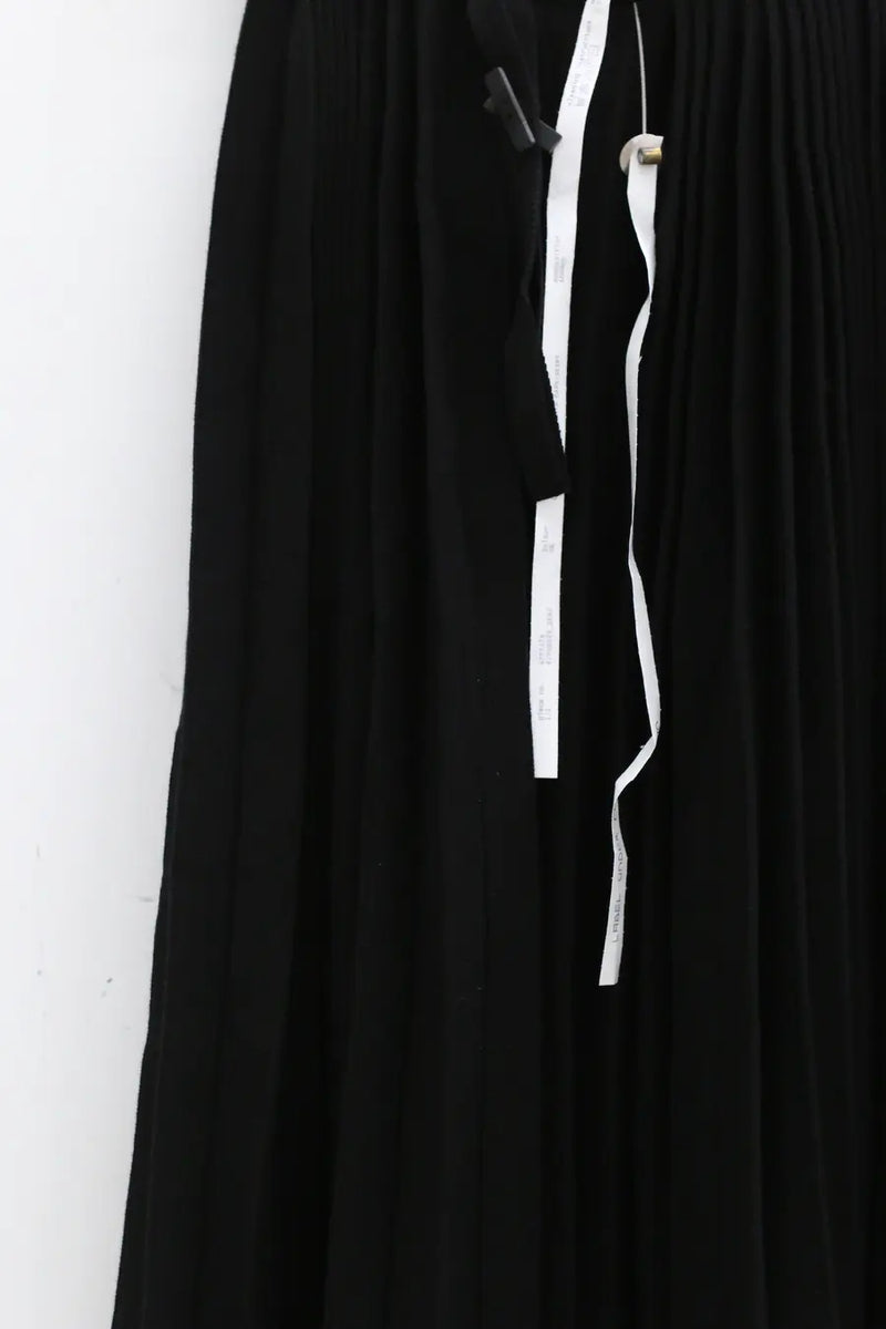label under construction narrow pleated cape skirt 41YWSK29 ZER2 OB
