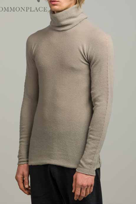 Label Under Construction high -neck arched sweater YMSW57 LN